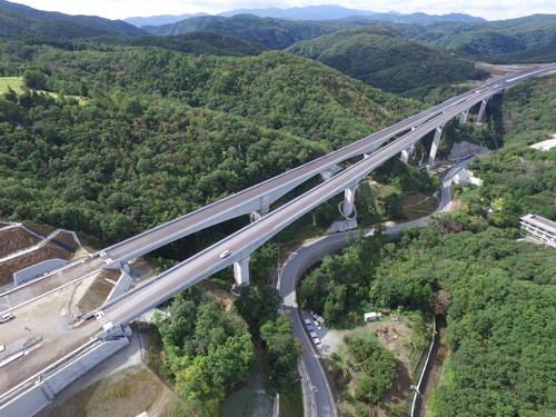 Our Projects -Shin-Meishin Expressway Bougawa 3rd Bridge | TAISEI ...